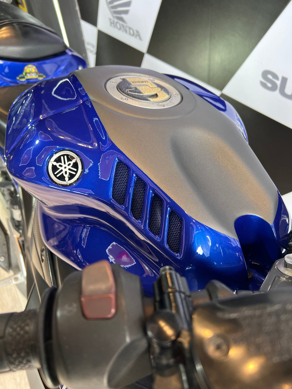 TANQUE COVER YAMAHA R3 – VIRTUALED